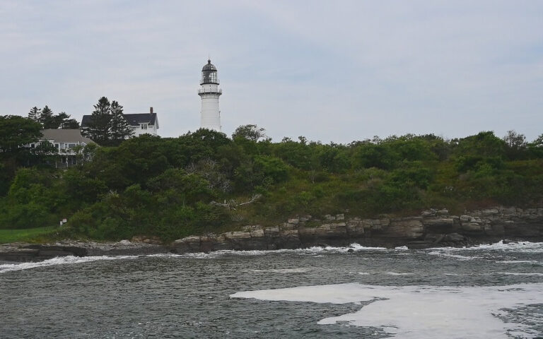 A Complete Guide to Cape Elizabeth Lighthouse (Two Lights) (+ Photos)
