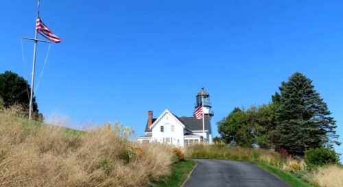 A Complete Guide to Cape Elizabeth Lighthouse (Two Lights) (+ Photos)