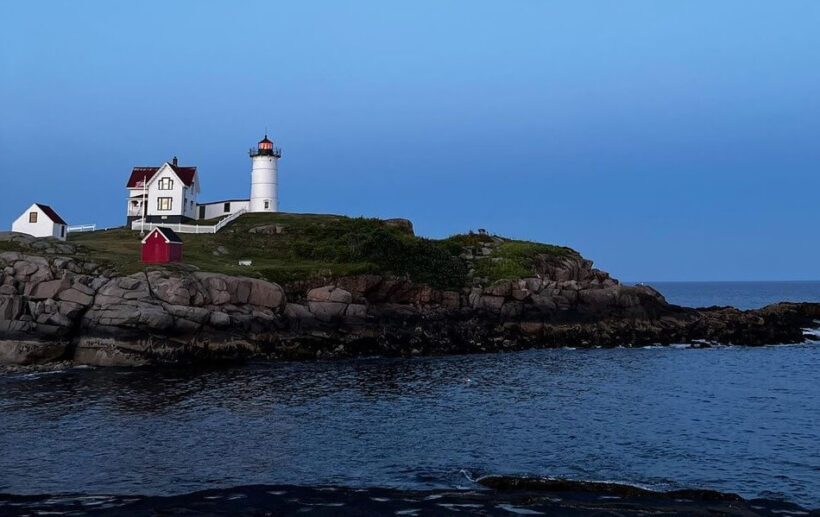 A Complete Guide to Nubble Lighthouse (Cape Neddick Light) + Photos
